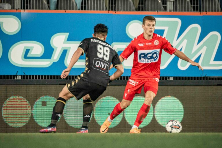 KVK NODIGT OEKRAÏENSE VLUCHTELINGEN IN KORTRIJK UIT - KV Kortrijk